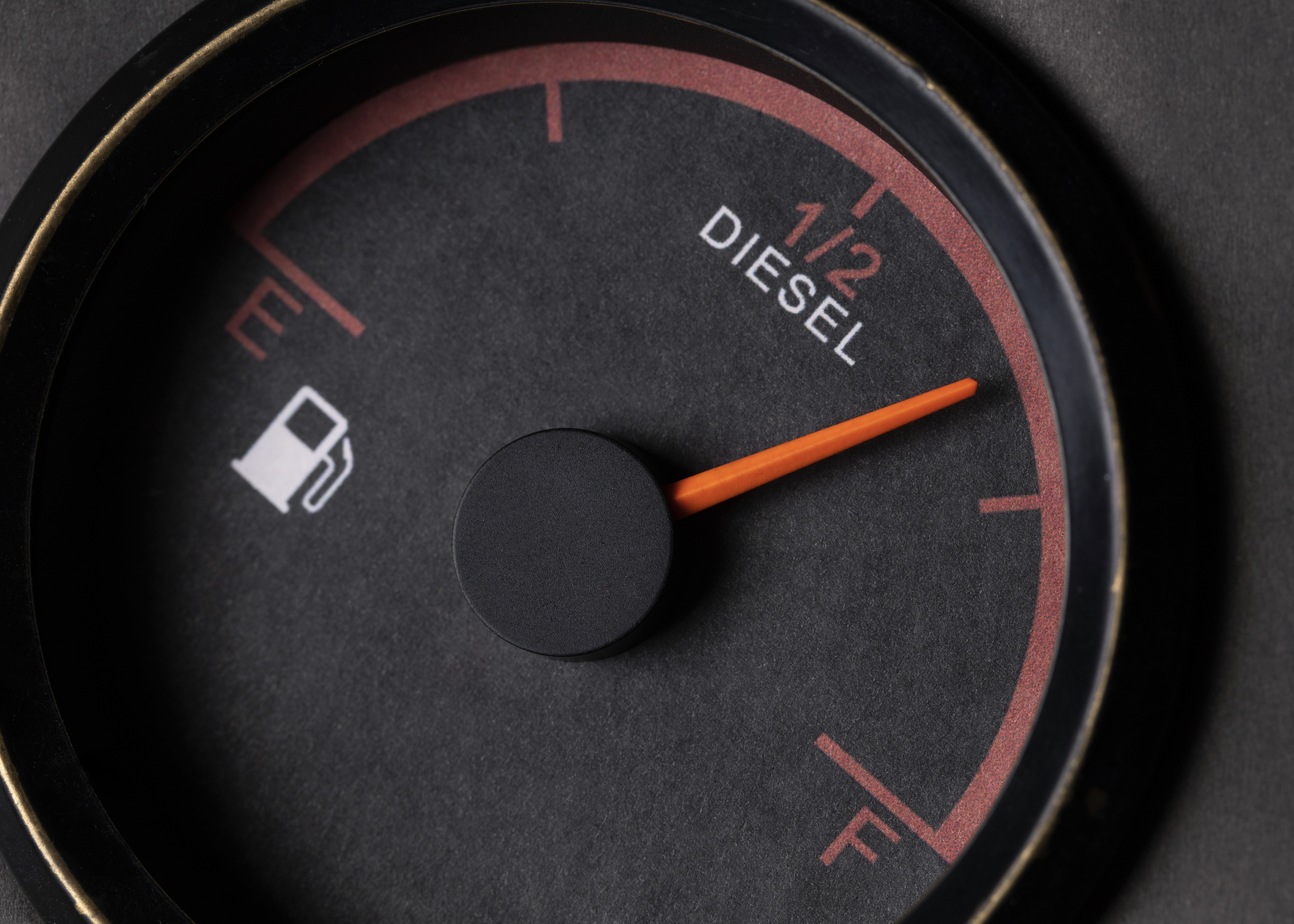 7 Tips to Save Fuel and Drive Safely